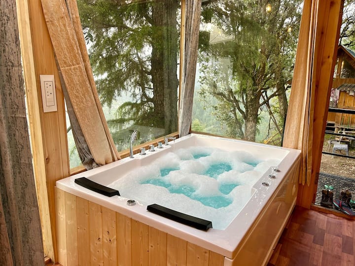 Mountain View Jacuzzi Treehouse | Power Backup - Jibhi