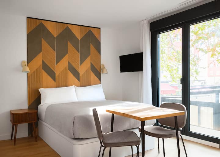 Limehome Madrid Calle De Bolivia | Studio - Chamartín