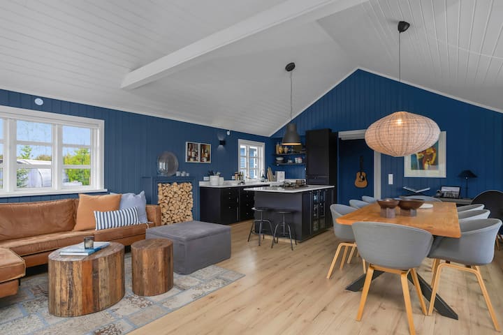 Modern 4-br Summerhouse With Sauna & Hot Tub - Selfoss