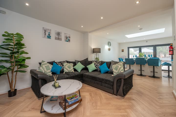 Cosy Clay Home - Birmingham