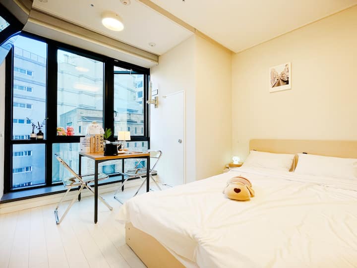 #Open 특가 ! #신축 호텔 #위치 최고 # Netflix - Busan