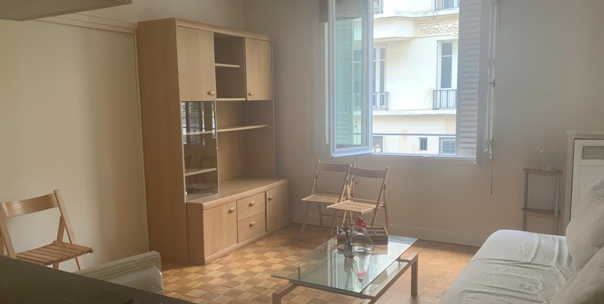 Charmant T2 dans Paris 11ème | Central & Équipé - Airbnb