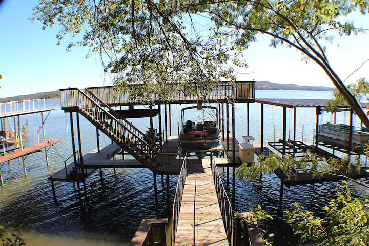 Watter's Edge Lake House - Cherokee, AL