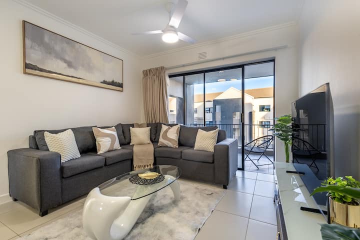 Relaxed Coastal Stay | Homely 2-bed In Ballito - Dolphin Coast