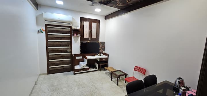 Aatithi Home
“Because Every Guest Is Divine Here” - Mumbai