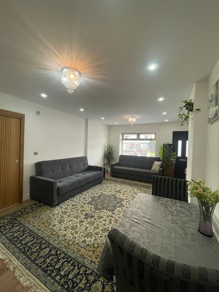 Modern Guesthouse Near Solihull Town Centre - Solihull