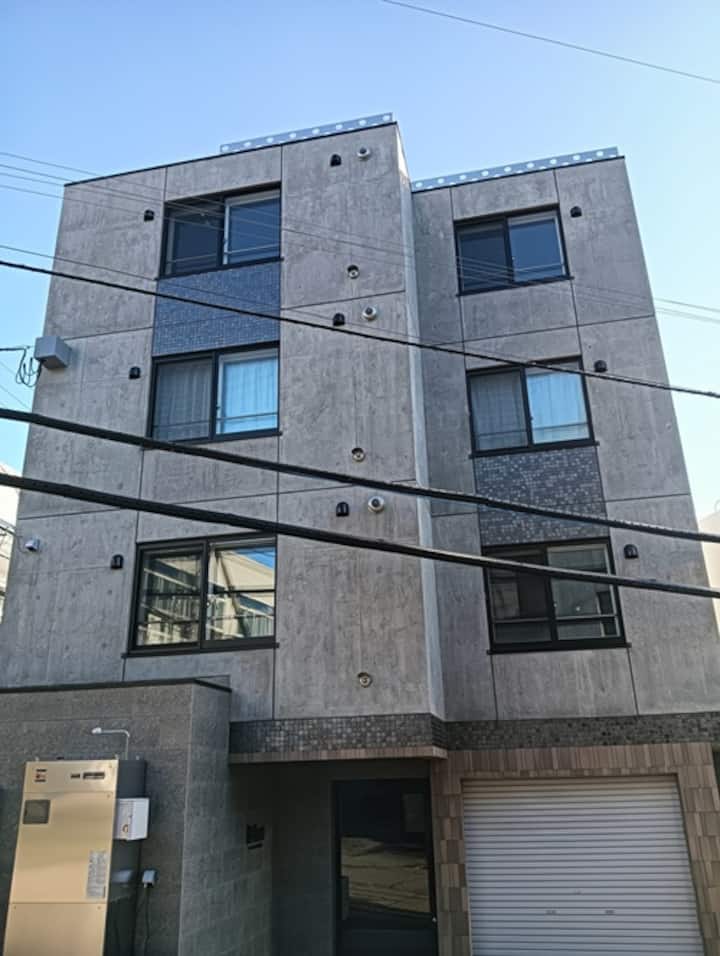 新築デザイナーズ宿/無料駐車場&最大5名/地下鉄駅徒歩7分/rf102 - Sapporo