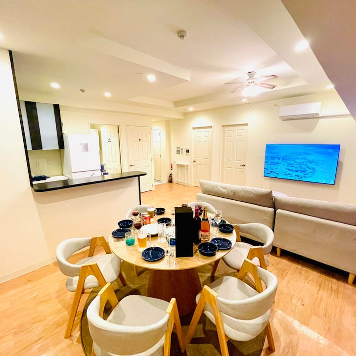 New Open
アメリカンビレッジ徒歩圏内!オーシャンビュー! 最大6名 アラハブルーリゾート - Okinawa