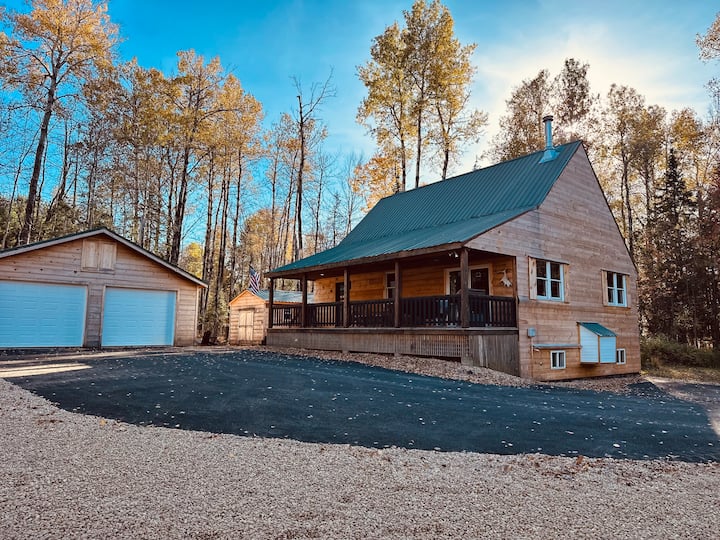 Rustic Lakeside Cabin Near Sugarloaf Mountain! - Maine