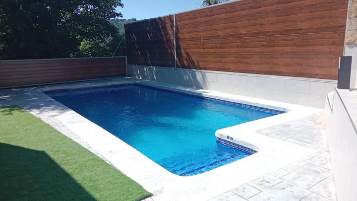 Casa Abetos: Amplia, Cómoda Y Acogedora - Navacerrada