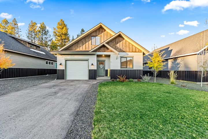 Modern Mountain Getaway Near The Lake - McCall, ID