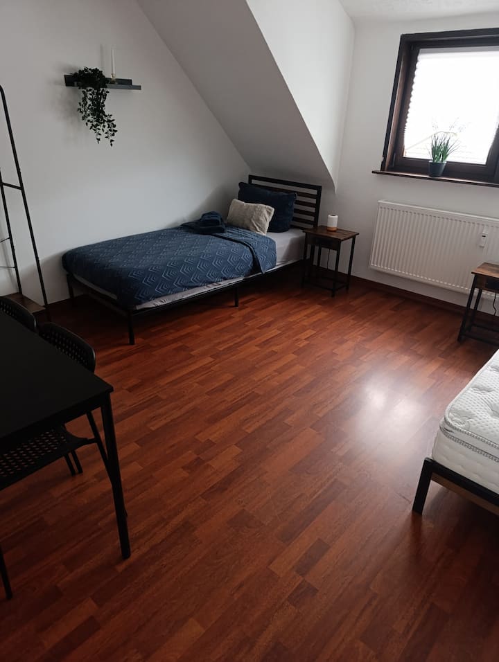 Ruhige Dachgeschosswohnung In Nickenich Dg - Mendig