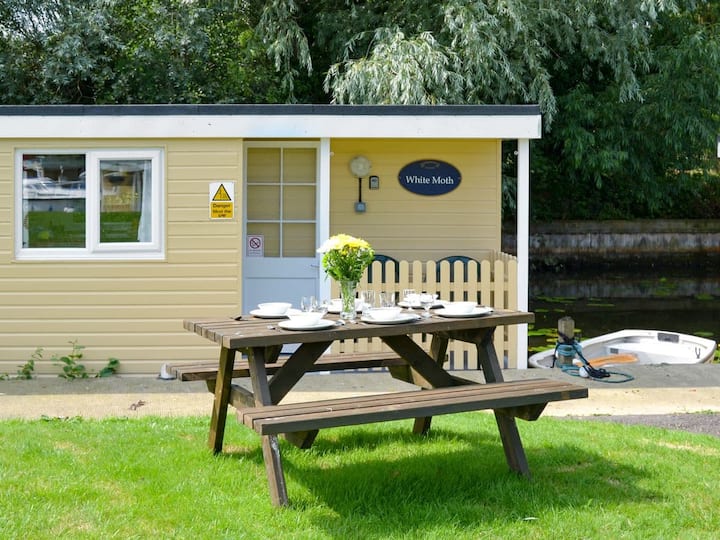 Houseboat - White Moth On The Norfolk Broads - Horning