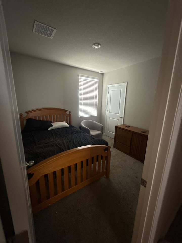 Spare Room Between Tampa And Orlando. A1 Location - Plant City, FL