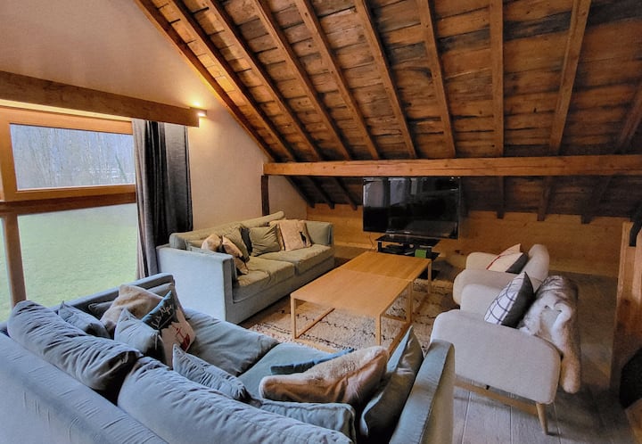 5 Bedroom Apartment; 3 Bathrooms; Ski-bus; Parking - Samoëns