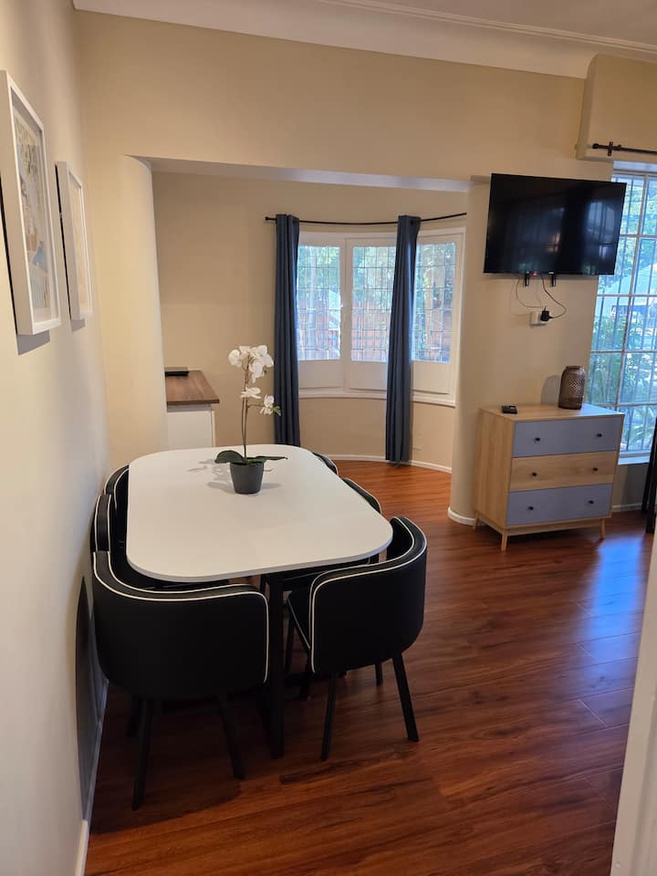 Grandes Habitaciones Y Patio A Pasos Del Metro - Valparaíso