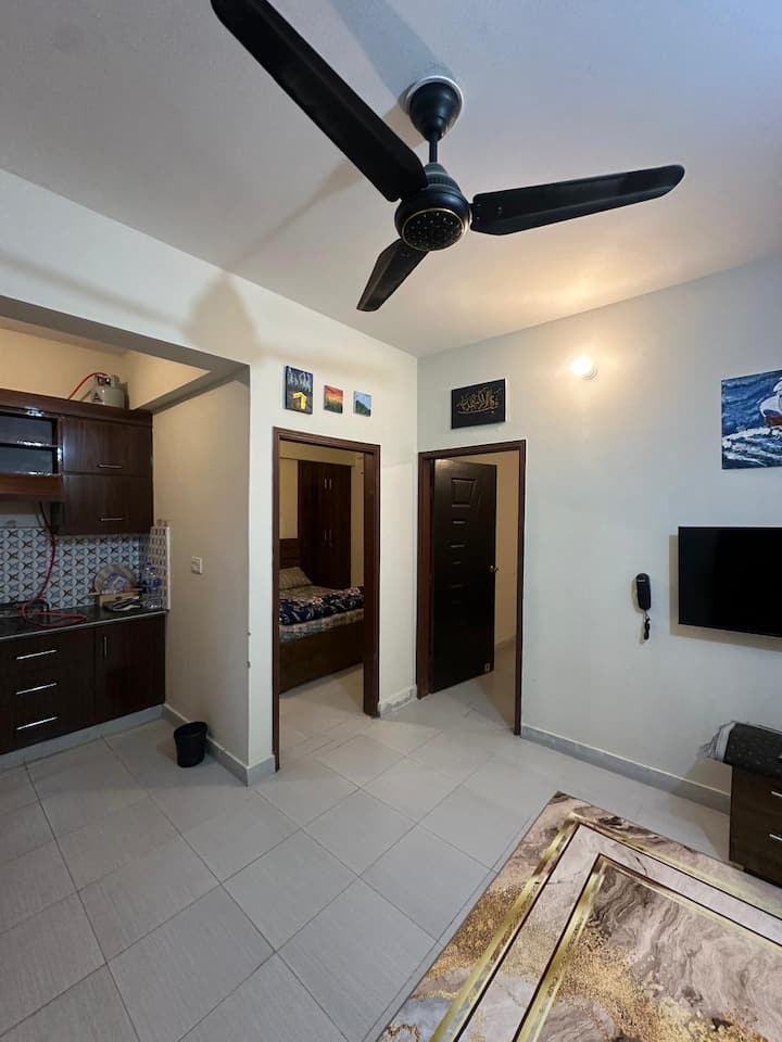 Peaceful Budget Apartment In Karachi For Families - Karachi