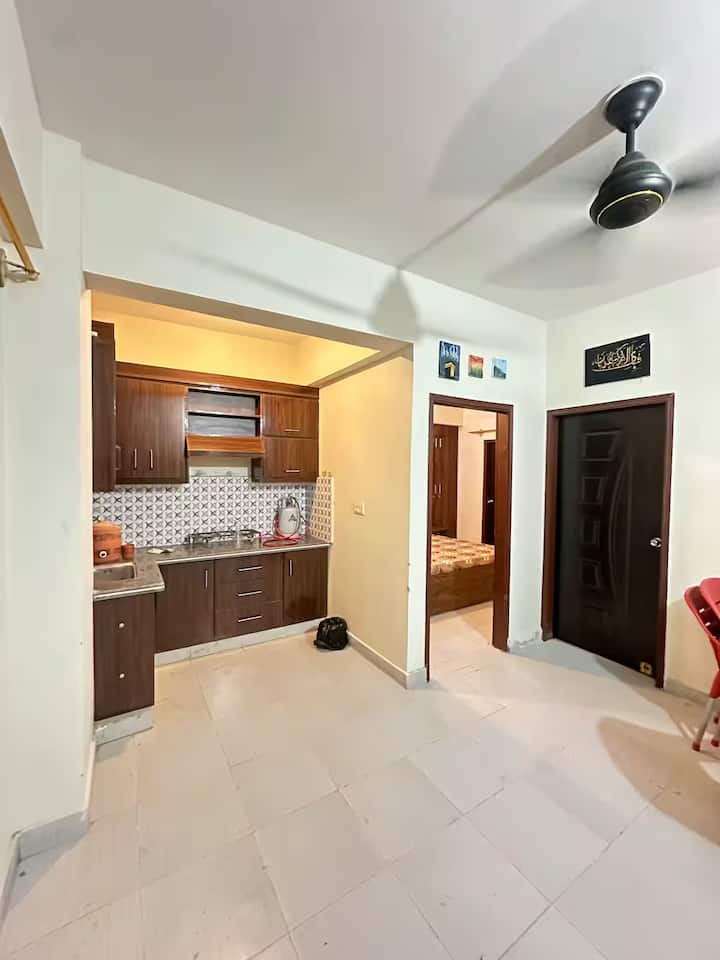 Peaceful Budget Apartment In Karachi For Families - Karachi