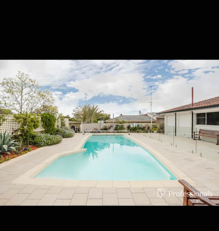 Big Family Have Swim Pool - Kingsley