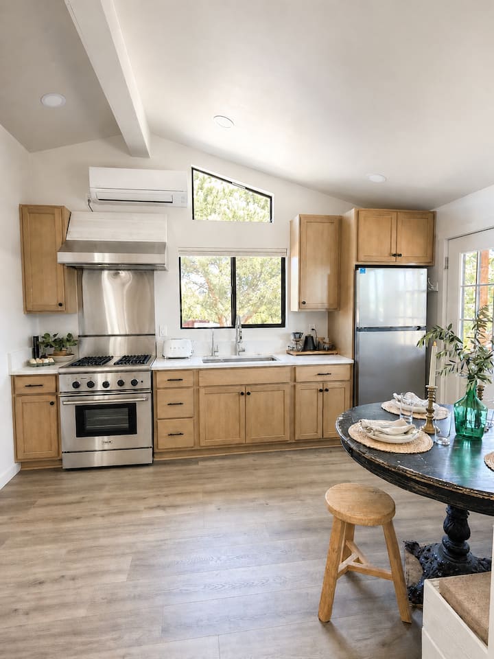 Lucky Ln Cottage | Santa Ynez Farm Stay - Santa Ynez, CA
