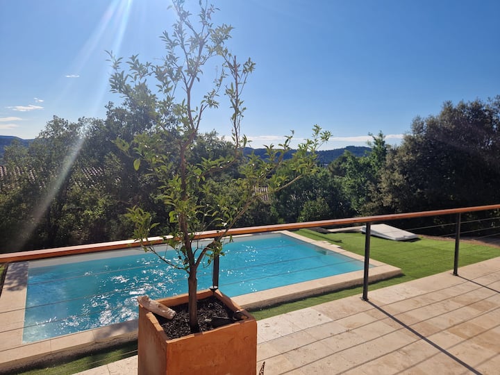 Villa Avec Belle Vue, Piscine, 3 Chambres Et 2 Sde - Vidauban