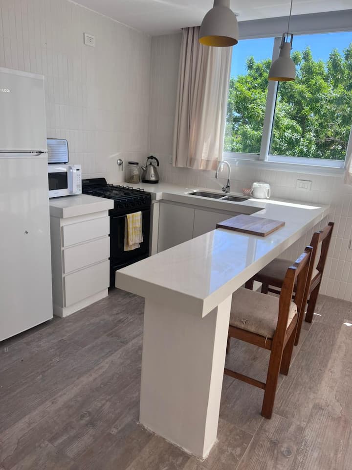 Triplex Con 3 Dormitorios, Terraza Y Cochera - La Plata