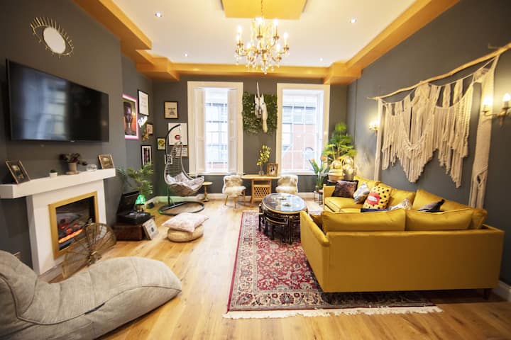 Stylish 2-bed 2-bath Flat In Historic Lace Market - Nottingham