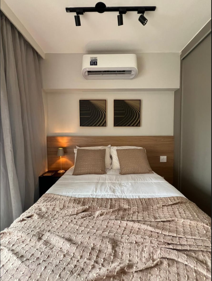 Studio 5 Min Consulate/Brooklyn Subway w/ Balcony - Airbnb