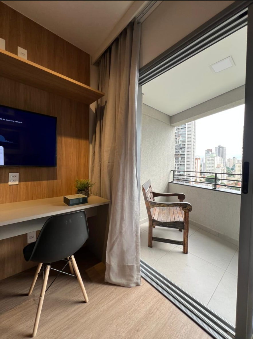 Studio 5 Min Consulate/Brooklyn Subway w/ Balcony - Airbnb