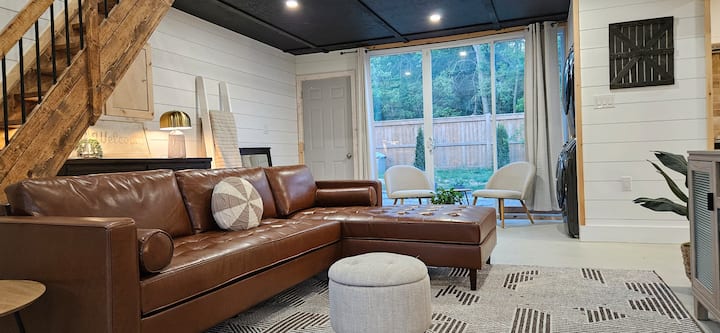 The Barntreat
Sauna And Plunge - St. Thomas