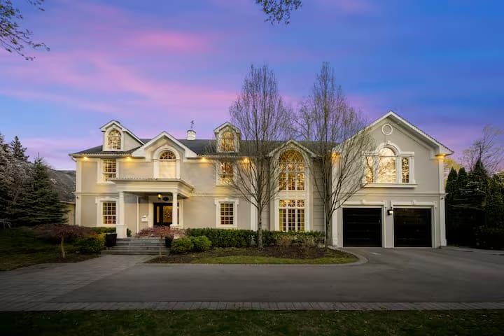 Lakefront Mansion ~Views ~Games ~Patio ~Pool Table - Burlington