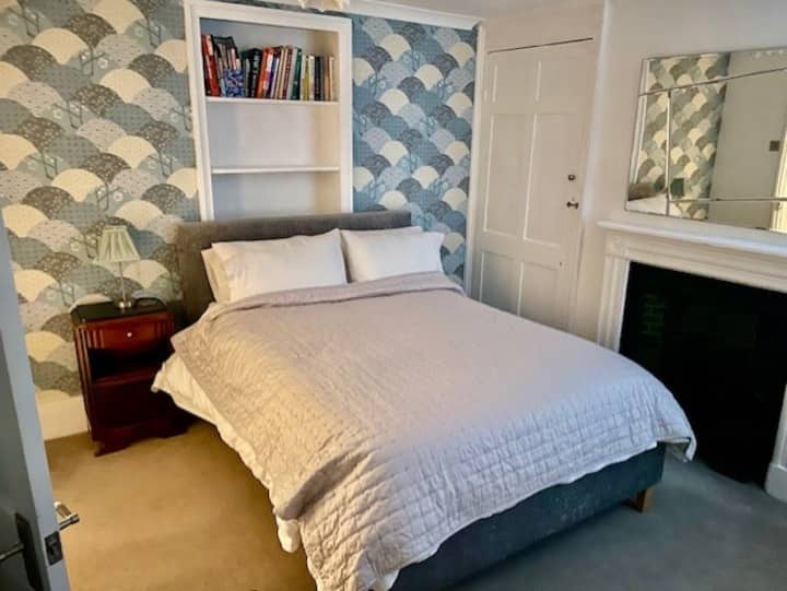 Cheltenham Apartment Near Races, Festivals & Town! - Cheltenham