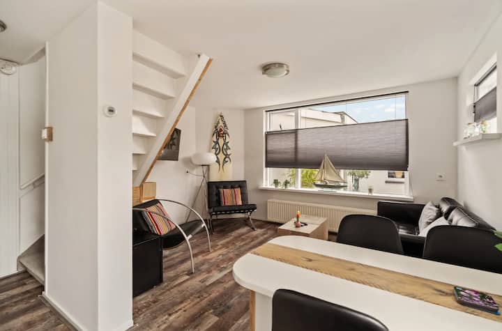 Juul 18, Gratis Parkeren. - Noordwijk aan Zee