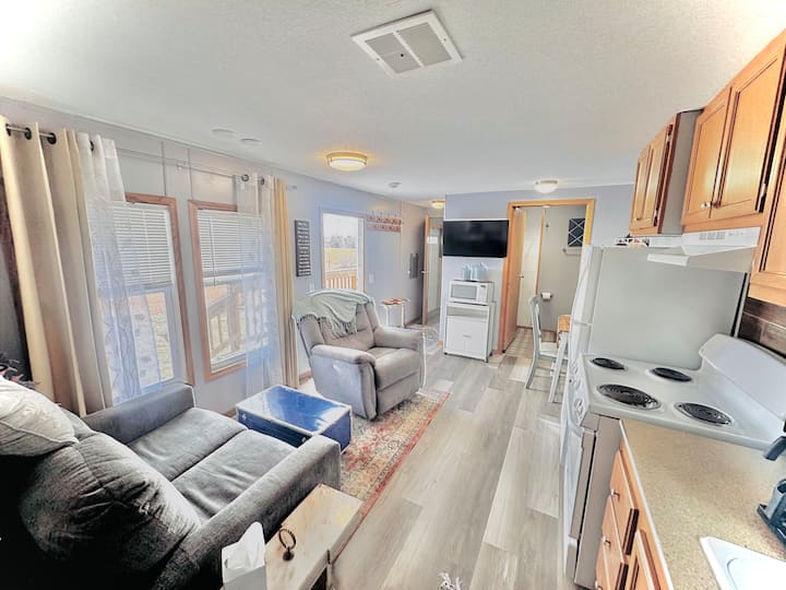 Halfway Haven At Oleo Acres - Theodore Roosevelt National Park