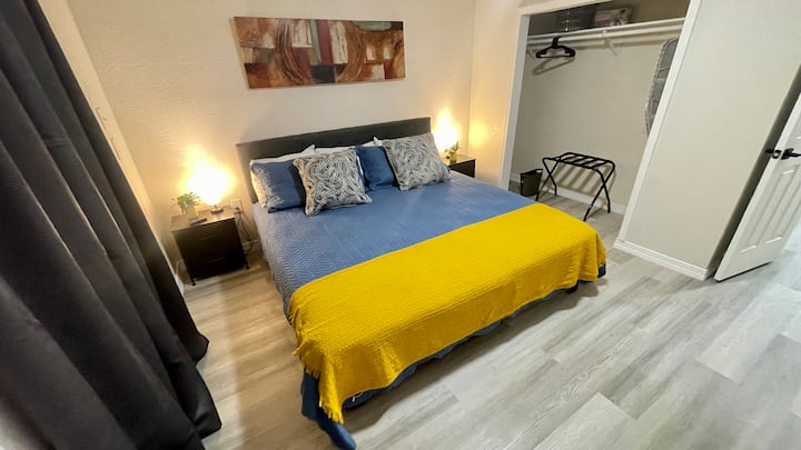 Rare To Find Westside Cozy Apt No.2 Ideal 4 Guests - El Paso, TX
