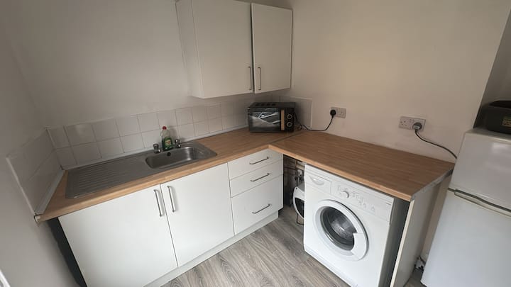 Stadium Cosy Apart - Free Wi-fi & Parking. - Crewe