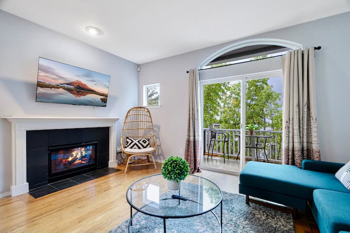 4 Beds Fremont Retreat With Balcony&private Patio - 西雅圖, WA