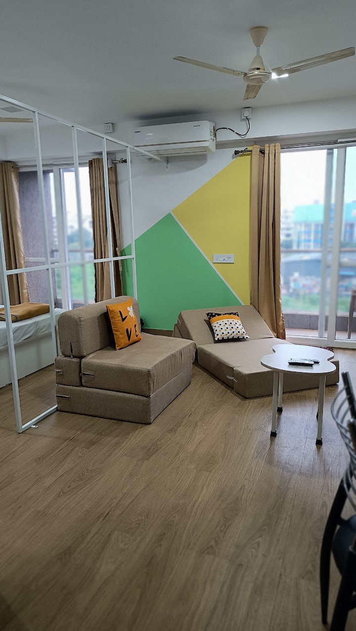 Classy Ac Studio At Airport Viman Nagar - Pune