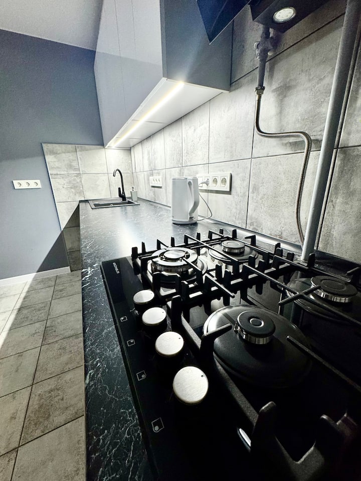 Простора, світла з двома ліжками з видом на центр! - Черкассы