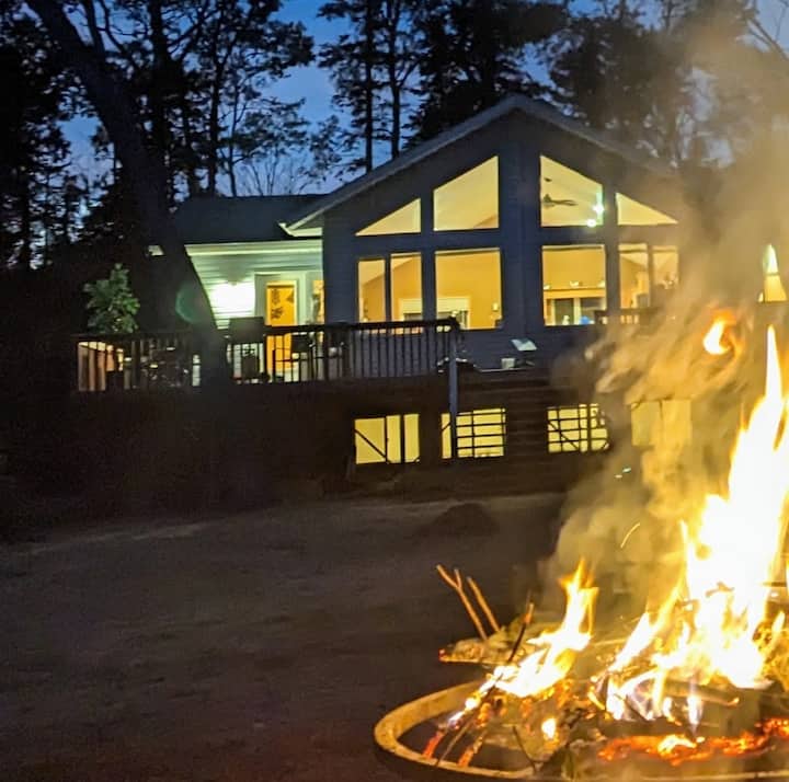 Eagles' Nest - 5 Bedrooms - Manitoba