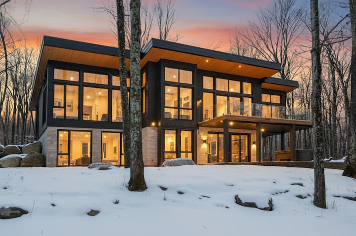 Forêt De Verre: Luxury Forest Retreat W/ Hot Tub - Mont-Tremblant