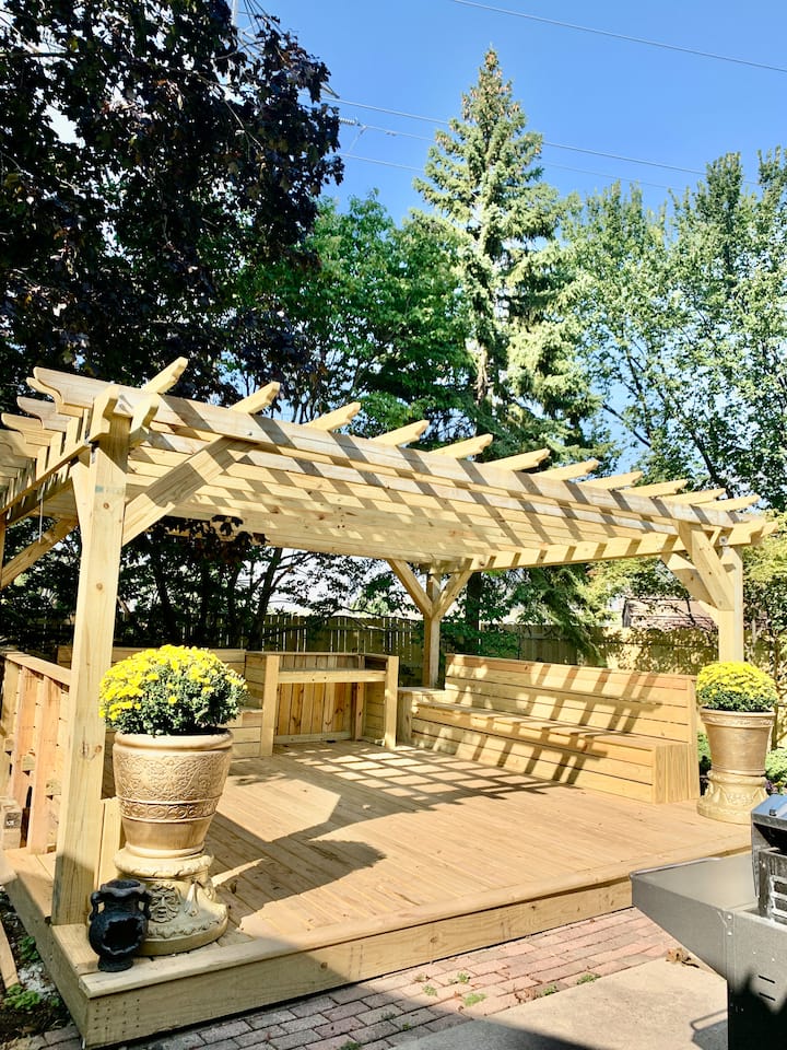 Frida Kahlo Home, Near O’hare, King Bd, Fire Pit - Elmhurst, IL