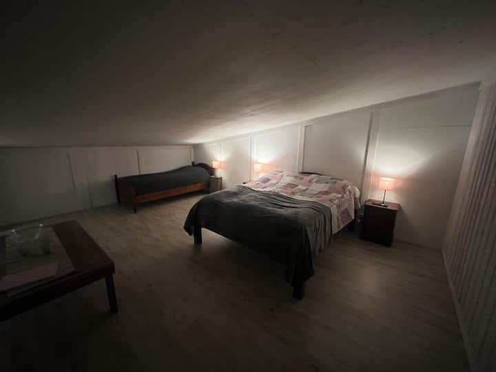 Rosa Rummet I Den Mysiga Lilla Ladan. - Karlskoga