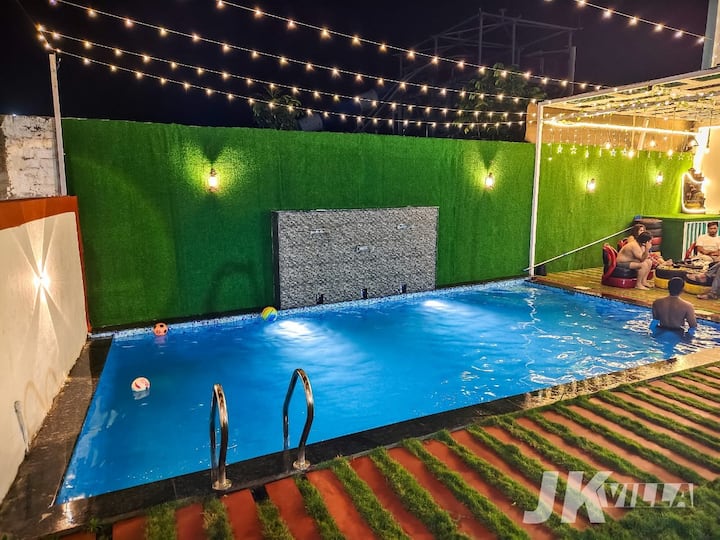 Luxury And Cozy Home Stay With Swimming Pool - Indore