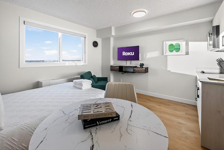 Chic Dt Stay | Rogers Place | Free Parking | 814 - Edmonton