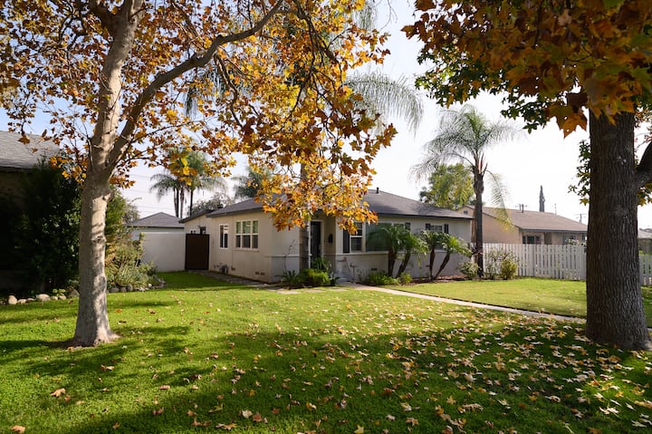 Sweet Cottage • Lush Garden • Prime Location - Claremont, CA