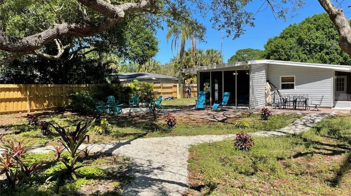Coastal Hideaway - Sarasota, FL