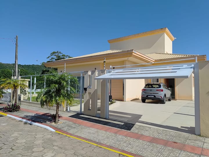 Casa Grande Com Piscina E 5 Quartos - Florianópolis