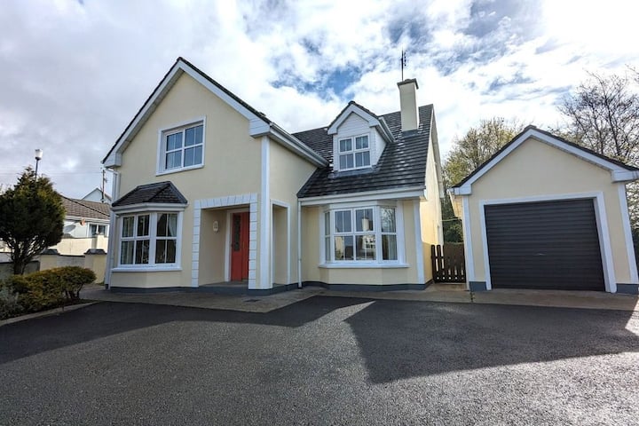Super 4 Bed Family Home, Sleeps 8/9, 2km Westport - Westport