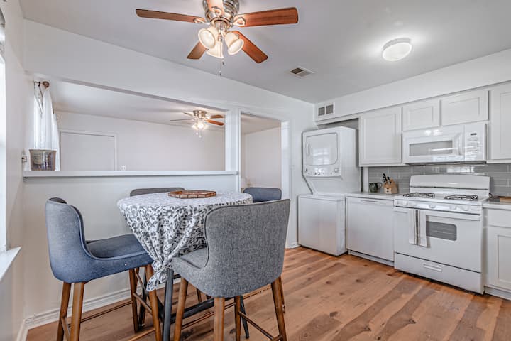 Sweet Central Richardson Duplex - Richardson, TX